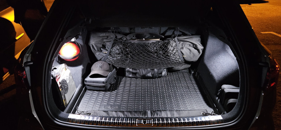 Подсветка багажника 2.0 — Audi Q3 (2G), 2 л, 2019 года | электроника ...