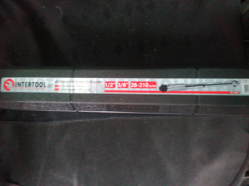 ᐉДинамометрический ключ 1/2" 28-210NM в наборе (XT-9007 Intertool) — Lada 21099, 1,5 л, 2001 ...
