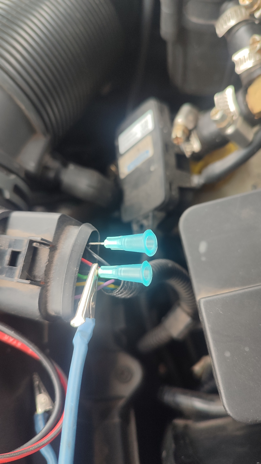 Проверка ДМРВ мультиметром — Volkswagen Golf Mk4, 2,3 л, 2001 года ...