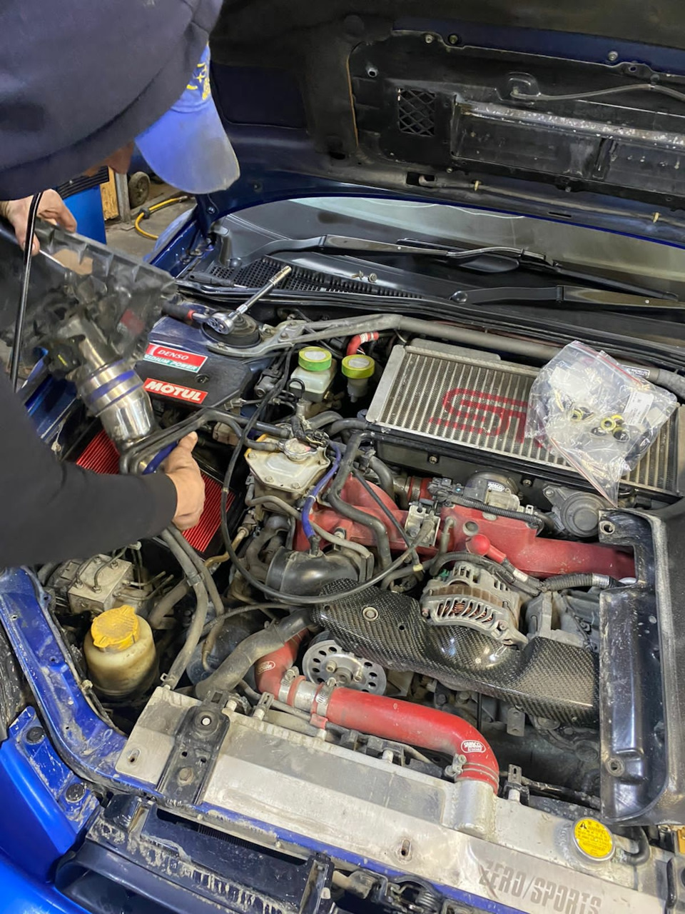 Клапанная крышка — Subaru Impreza WRX STI (GD), 2 л, 2000 года | визит ...