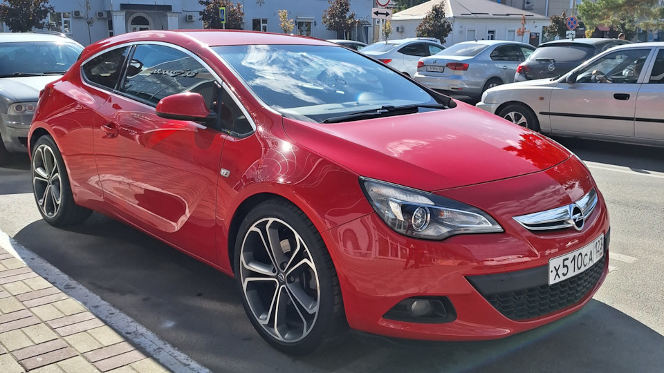 Opel Astra J GTC 1.4 бензиновый 2014 | Power red на DRIVE2