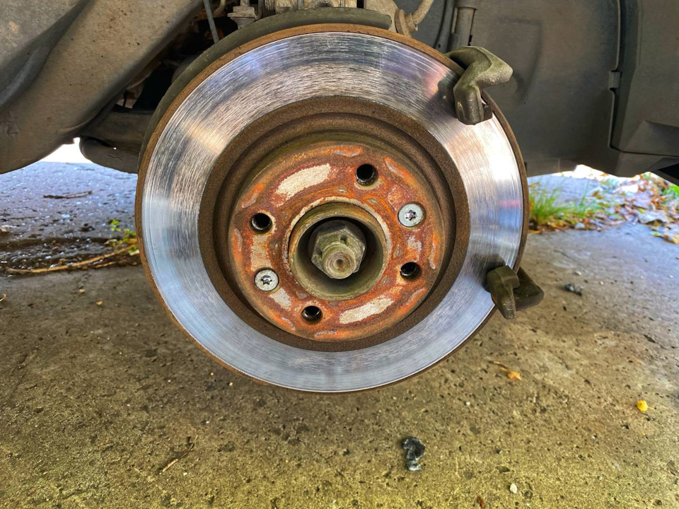 ( Замена Тормозных Колодок Cworks 364.513 км ) — Renault Logan (2G), 1 ...