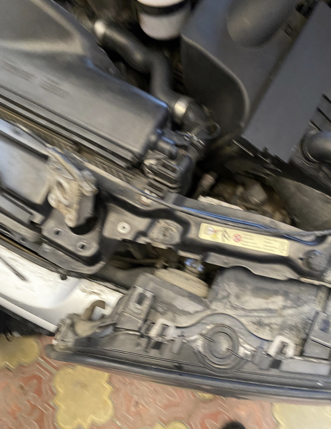 Замена тросика капота БМВ Е39 — BMW 5 series (E39), 3 л, 2002 года ...
