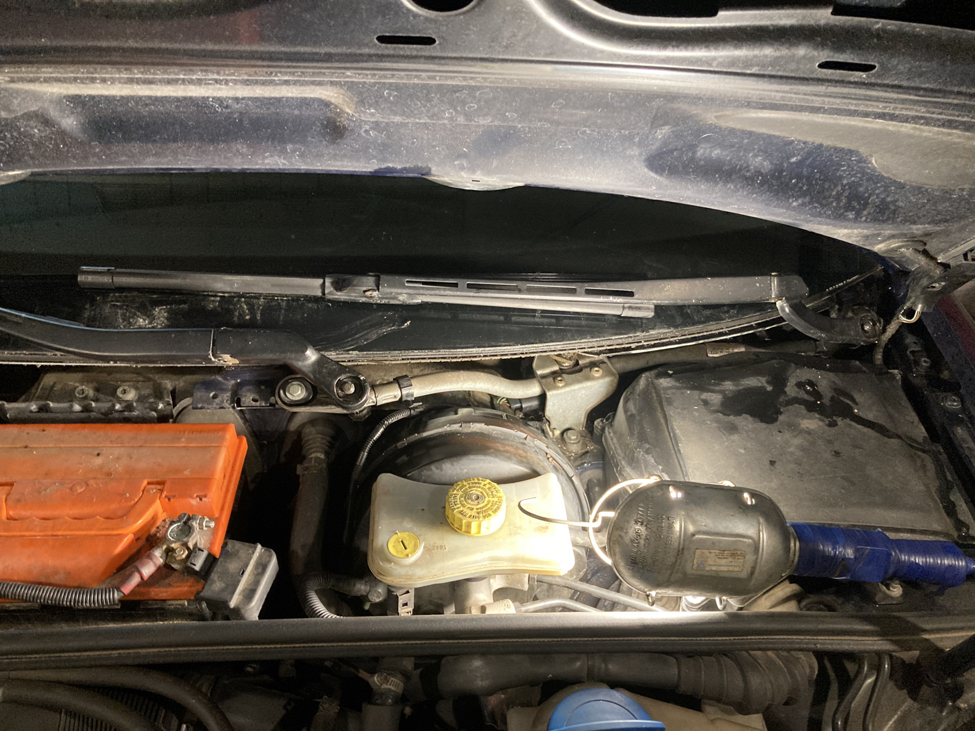 Трапеция дворников — Audi A4 (B7), 1,6 л, 2004 года | поломка | DRIVE2