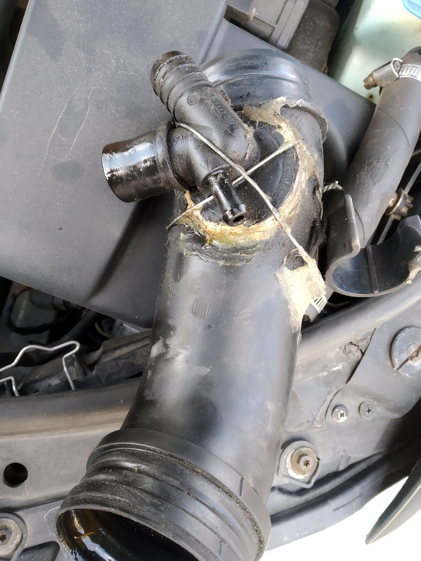 Вентиляция картерных газов — Skoda Superb Mk1, 2 л, 2002 года | поломка ...