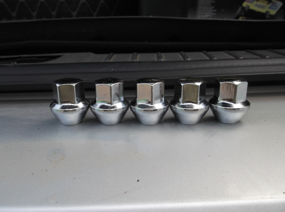 новые колесные гайки AUTO-GUR — Ford Kuga (1G), 2,5 л, 2012 года ...
