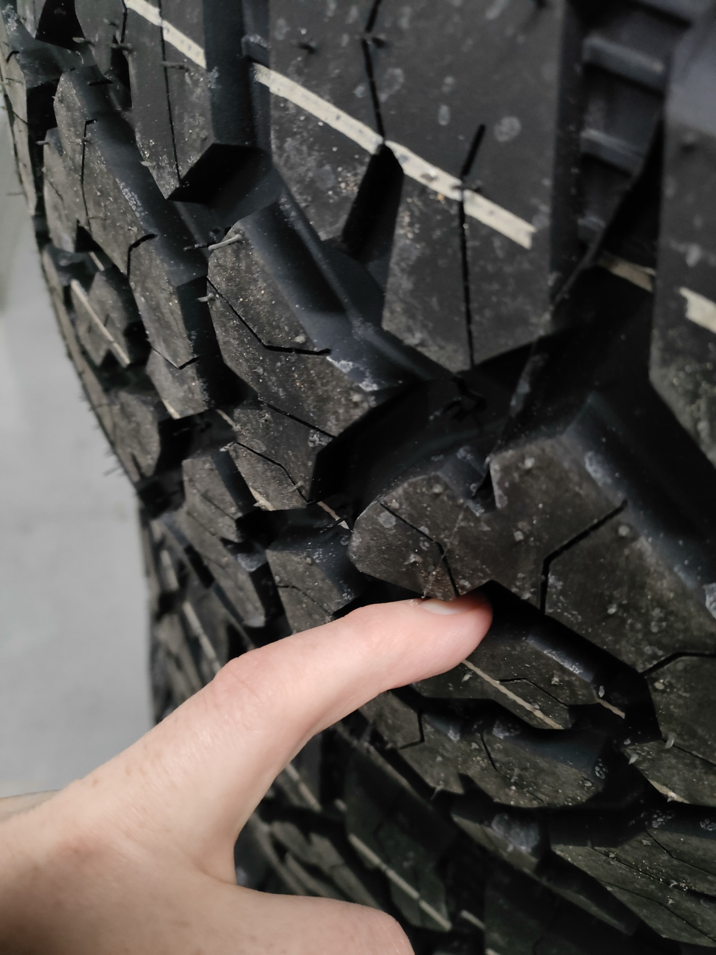 Windforce Catchfors AT2 275/60R20 — Lincoln Navigator (2G), 5,5 л, 2003 ...