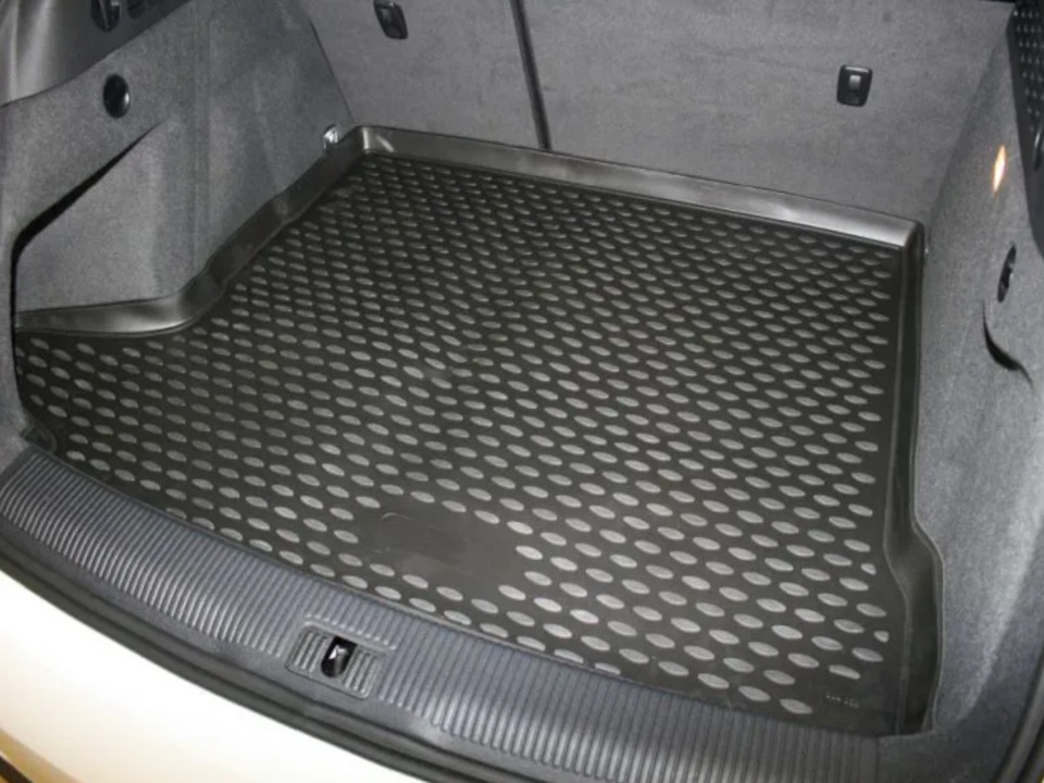 Коврики в салон и в багажник — Audi Q3 (1G), 2 л, 2015 года ...