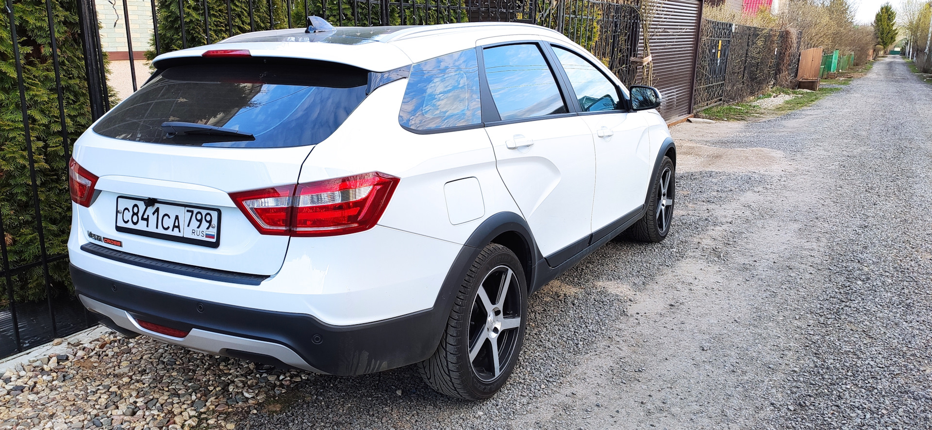 Летняя обувь — Lada Vesta SW Cross, 1,8 л, 2019 года | колёсные диски | DRIVE2