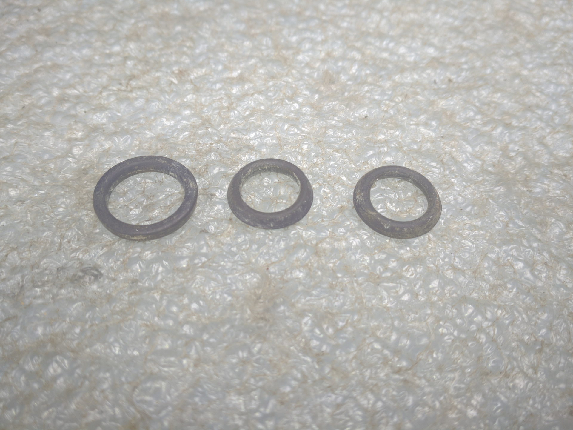 Замена уплотнений трубок кондиционера — Ford Focus Sedan I, 1,6 л, 2004 ...