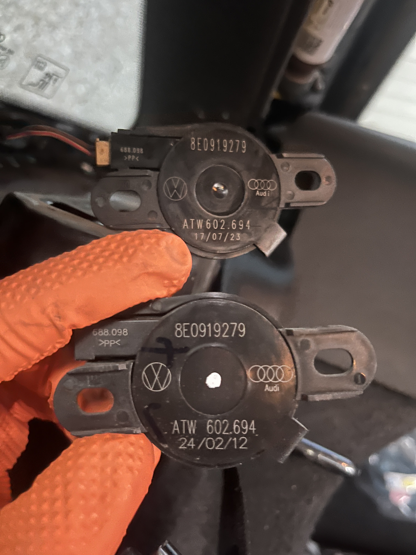 2. Ремонт задних парктроников — Audi A4 (B8), 2 л, 2012 года | своими ...