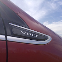 Drag race Chevy Volt / Toyota Prius — DRIVE2