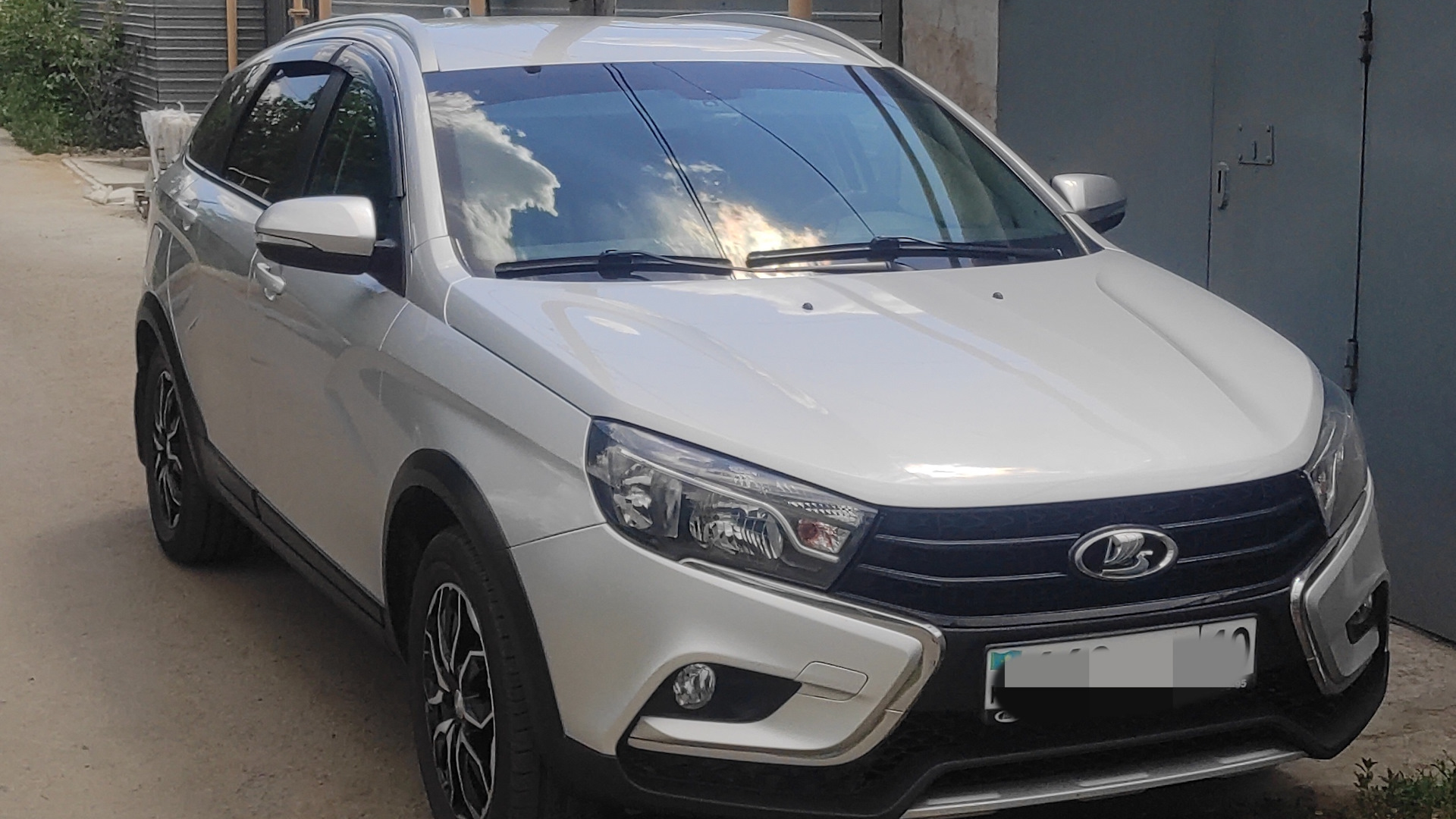 Lada Vesta SW Cross 1.6 бензиновый 2018 | на DRIVE2