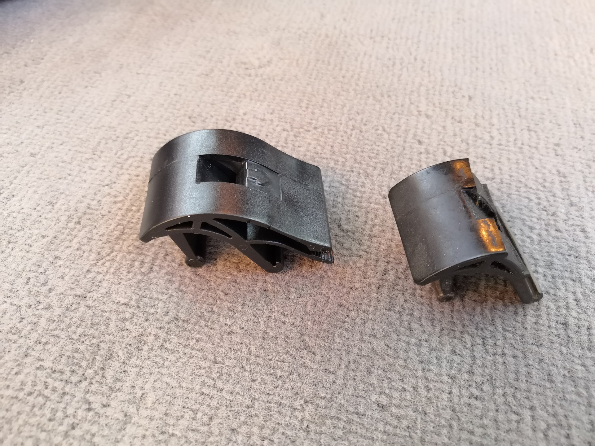 Натяжитель цепи, датчик уровня антифриза, крепёж радиатора. — BMW 5 ...