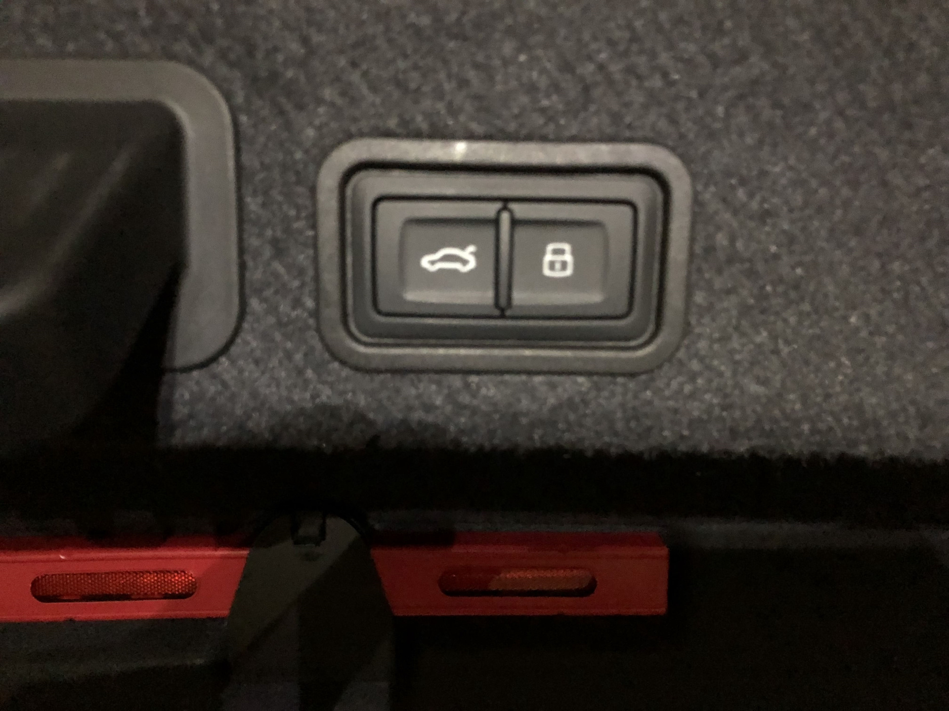 Установил электропривод багажника Audi A6 C7 — Audi A6 (C7), 2 л, 2014 ...