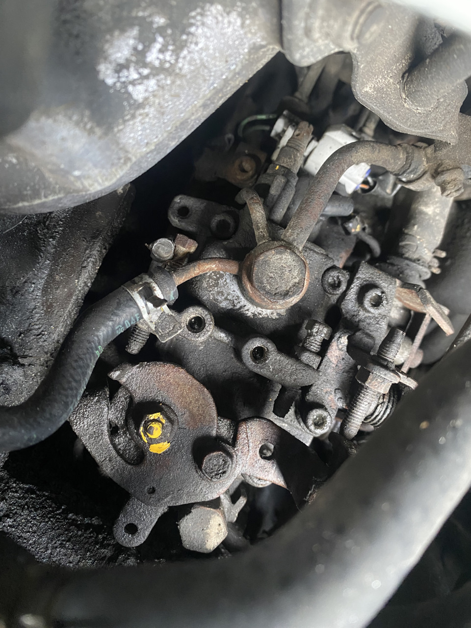 Течь ТНВД — Toyota Grand HiAce, 2,4 л, 1999 года | поломка | DRIVE2