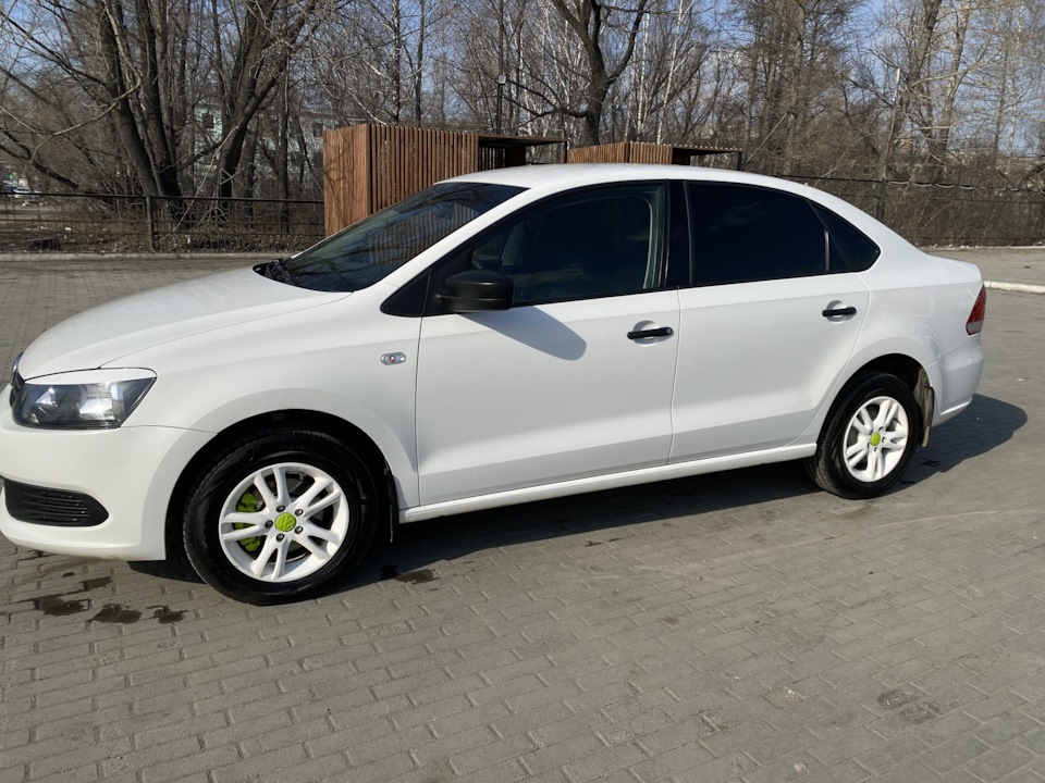 Масло МКПП, сальник привода. — Volkswagen Polo Sedan, 1,6 л, 2011 года ...