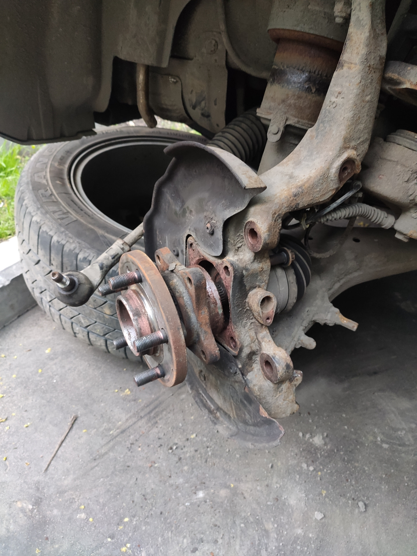 Замена ступиц, рулевых тяг и наконечников — Land Rover Discovery III, 2 ...