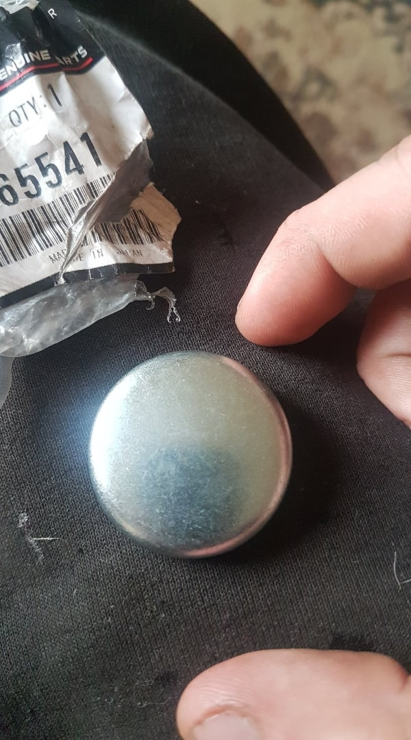 заглушка блока цилиндров — Mitsubishi Galant (9G), 2,4 л, 2007 года ...