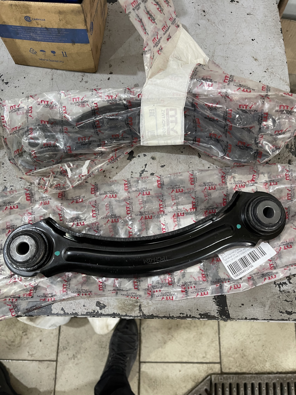 Замена Рычагов Саленблоков и датчика давления масла — Chrysler 300C (1G ...