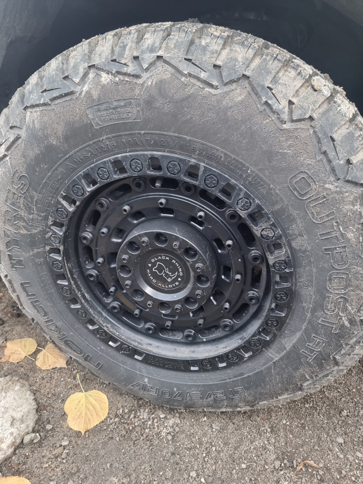 Шины всесезонные Nokian 275/70 R17, литые диски 17 на Tank 300. Б/у ...