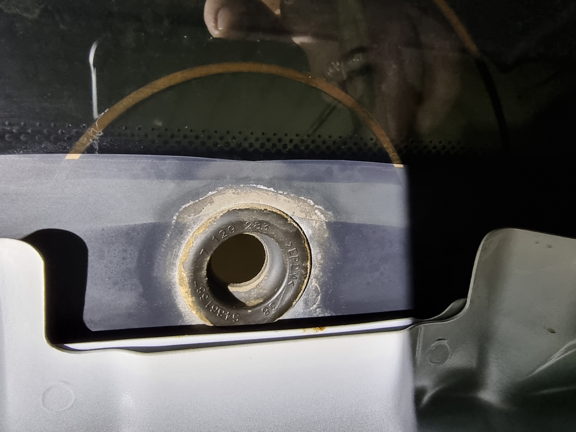 Подключение лепестков на руле / Омыватель камеры / Уплотнение заднего ...