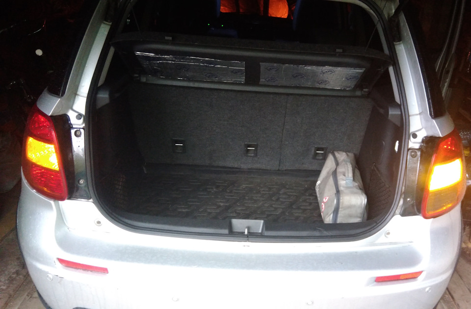 Светодиодные лампы сзади. — Suzuki SX4 (1G), 1,6 л, 2009 года ...