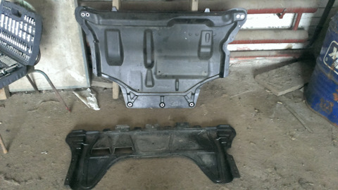 5Q0825901 Защитный брус сзади VAG | Запчасти на DRIVE2