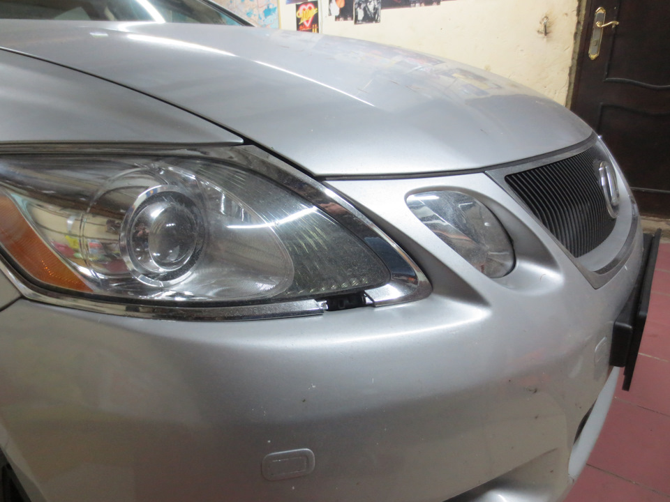 Установка заглушек омывателя на фарах. — Lexus GS (S190), 3 л, 2005 ...