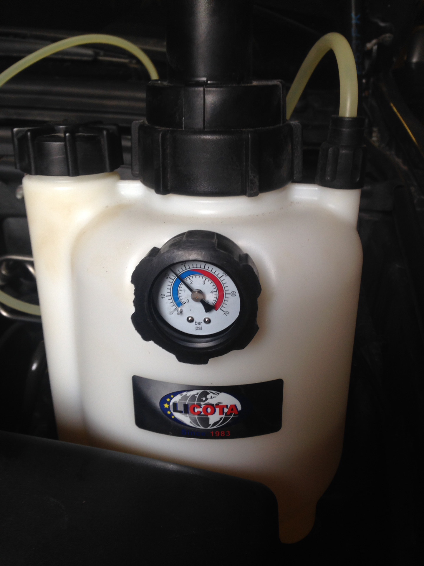 Замена жижи и чистка кондея — BMW X5 (E53), 3 л, 2005 года | своими ...