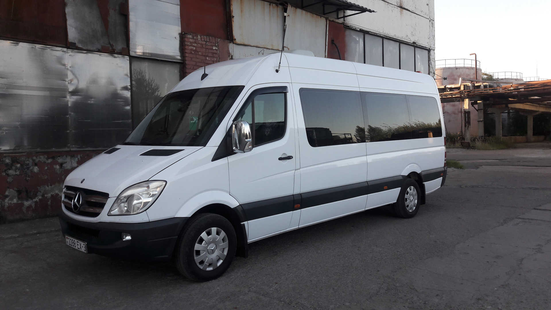 Поставил оригинальные колпаки — Mercedes-Benz Sprinter (2G), 2,2 л ...