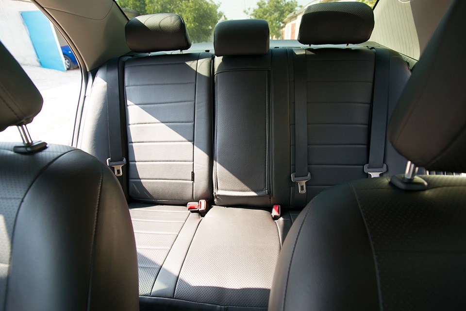 Чехлы АВТОПИЛОТ — Toyota Corolla (140/150), 2010 года | аксессуары | DRIVE2