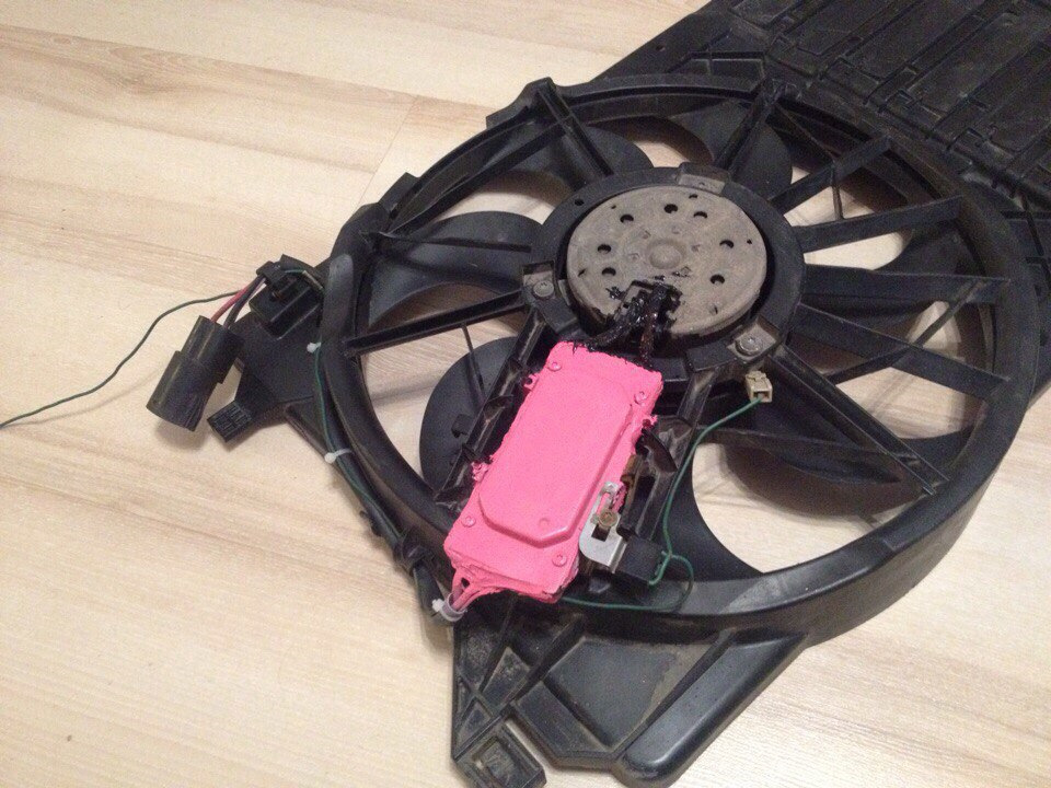 Замена блока управления вентилятором — Mazda 3 MPS (1G), 2,3 л, 2007 ...