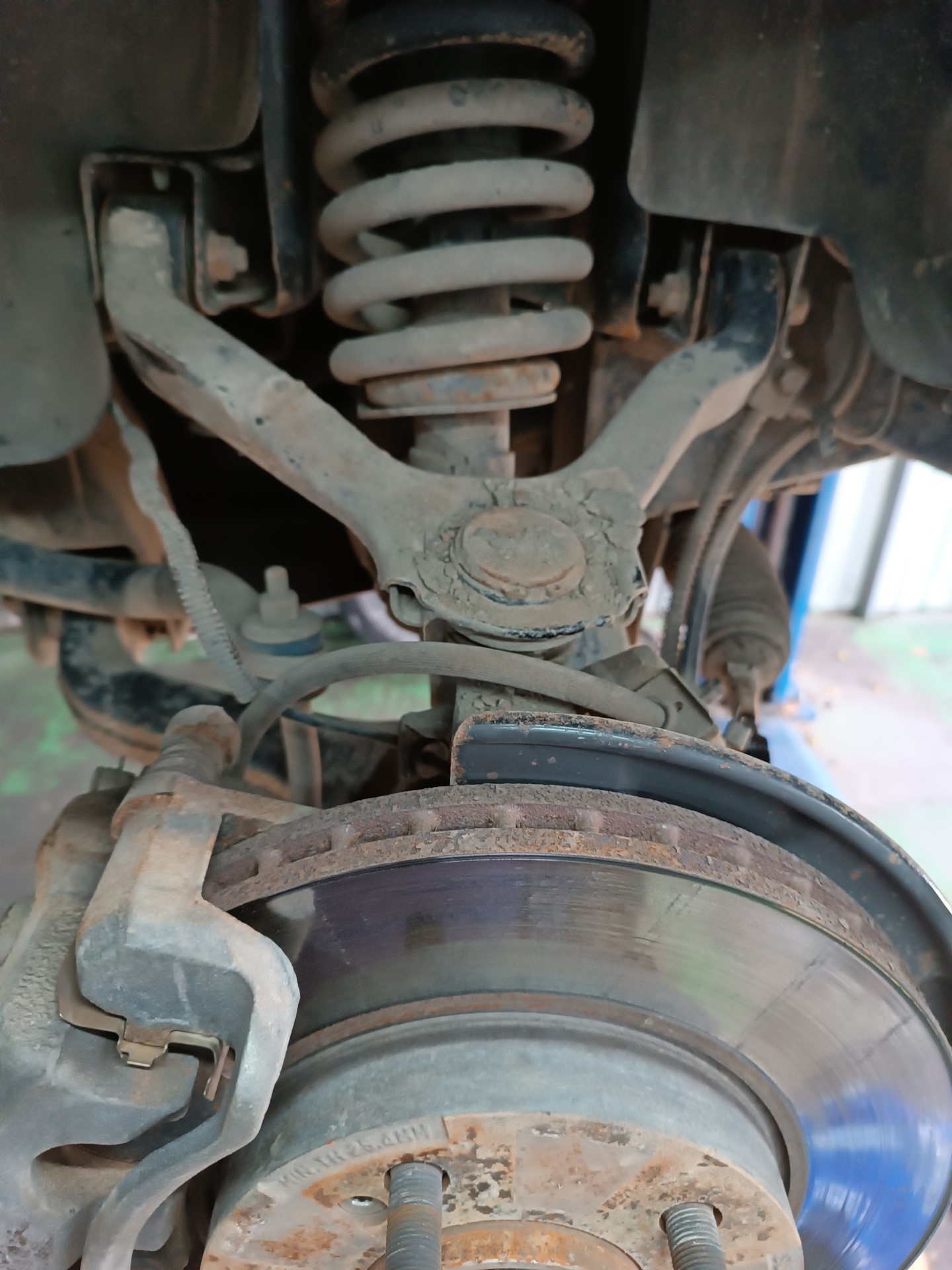 Замена рулевой тяги, левой и верхних рычагов с шаровыми опорами ...