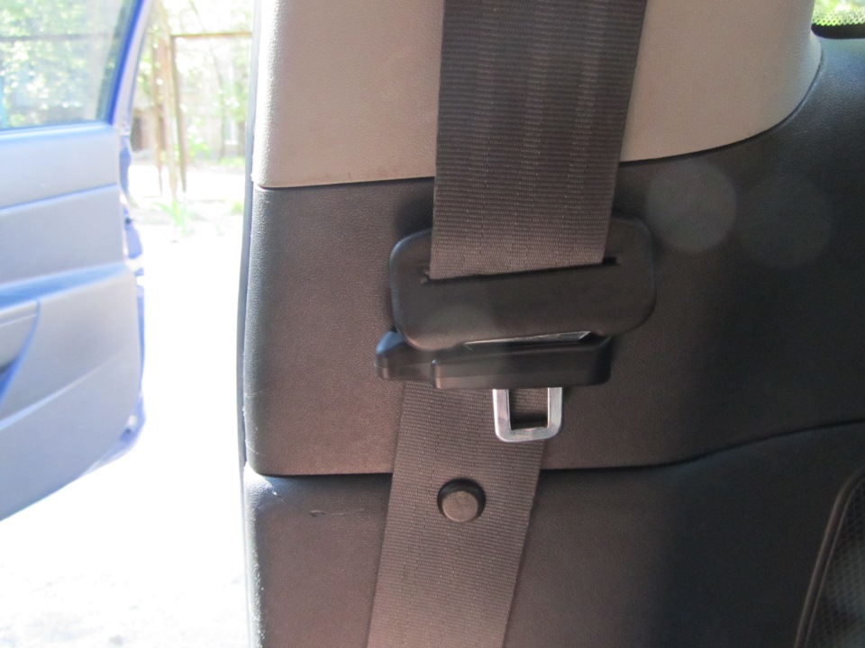 Фиксатор ремней безопасности — Hyundai Accent (3G), 1,6 л, 2008 года ...