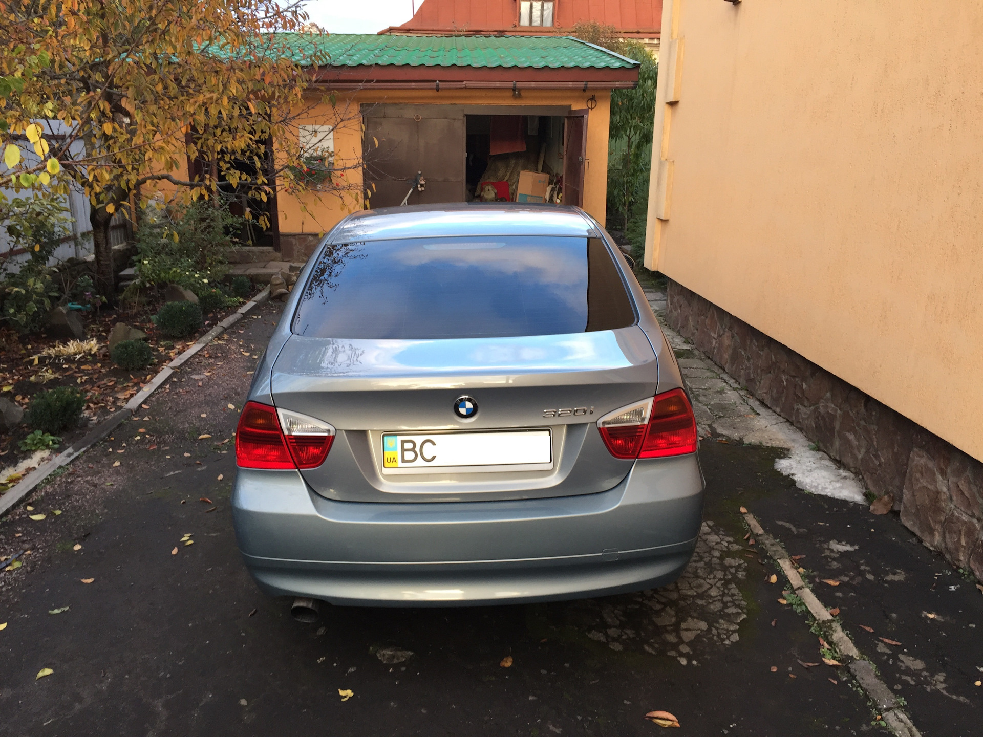 Дооснащение: обвес M-performance, Dynamic xenon, PDC, плавник, радиатор ...