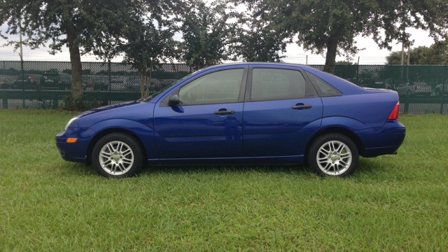 Ford Focus Hatchback II 2.0 бензиновый 2005 | zx4 se 2.0 at на DRIVE2