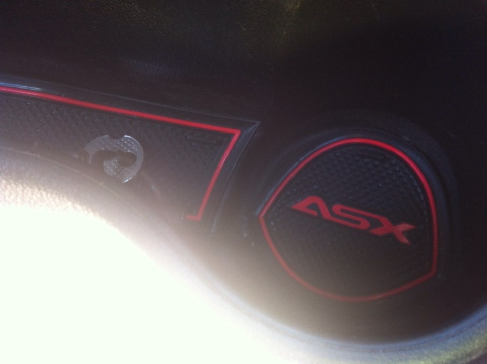 Резиновые накладки ASX — Mitsubishi ASX, 1,6 л, 2012 года | аксессуары ...