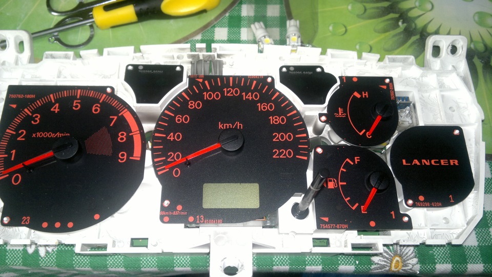Светодиодная подсветка панели приборов — Mitsubishi Lancer IX, 2 л ...