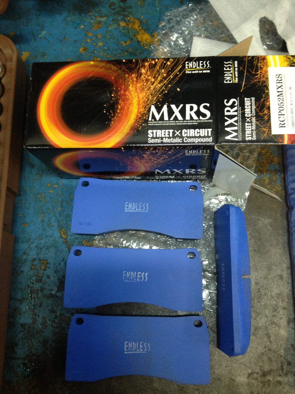 Поставил новые колодки Endless mxrs — Subaru Impreza WRX STI (GD), 2 л, 2004 года | расходники ...