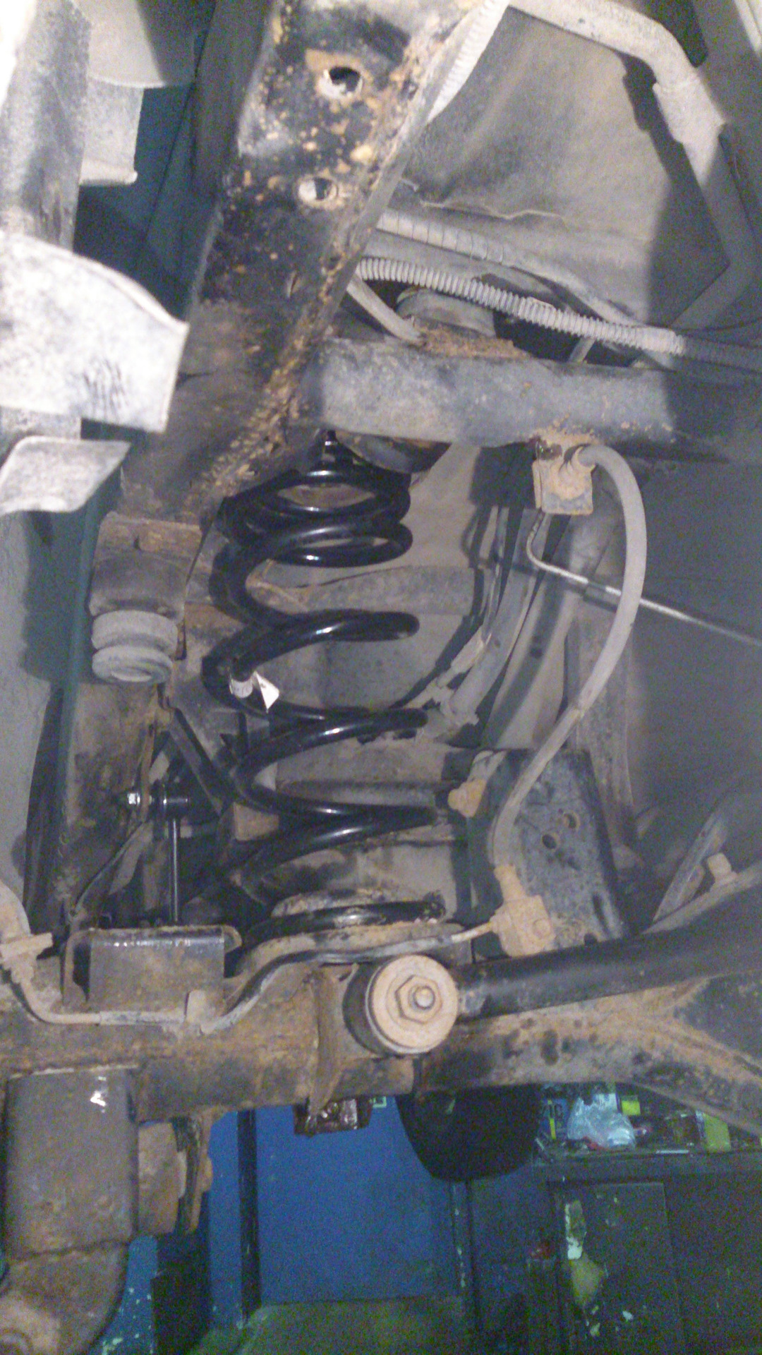 Амортизаторы KYB 444083 444132 — Great Wall Hover, 2,4 л, 2013 года ...