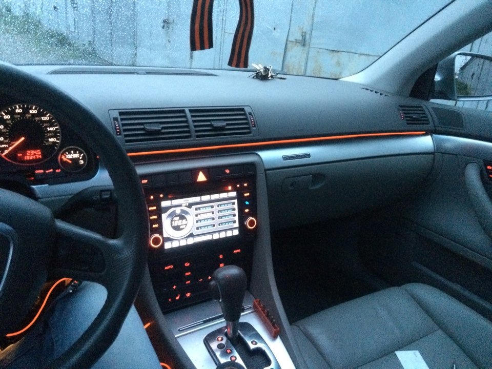 Неоновый шнурок) — Audi A4 (B7), 2 л, 2005 года | аксессуары | DRIVE2