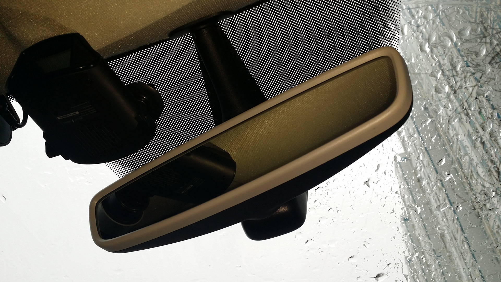 Электрохромное зеркало с датчиком дождя и света. — Volkswagen Polo ...