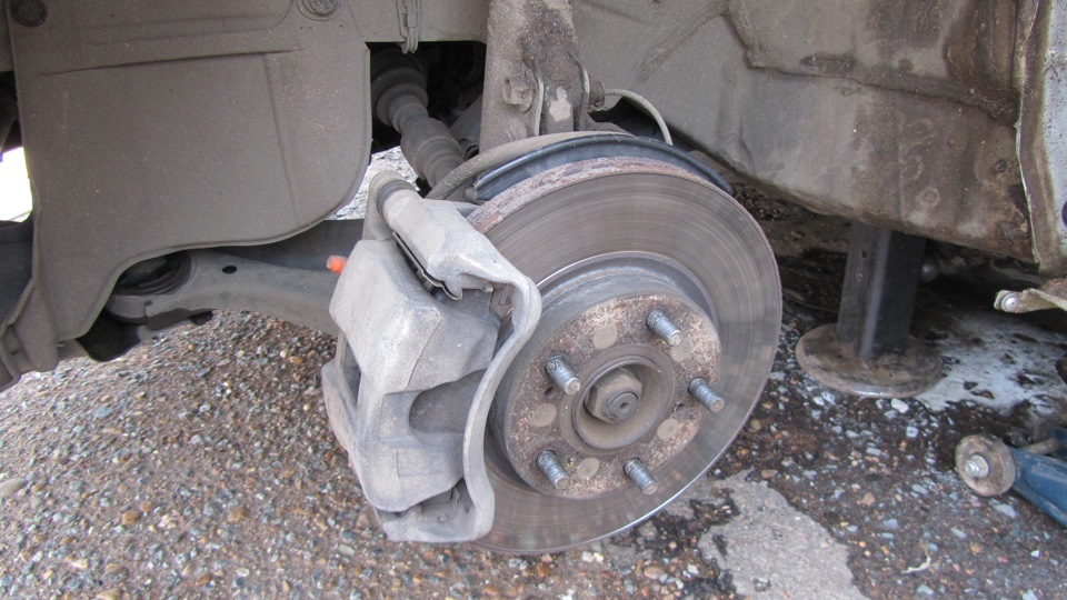 Покраска передних суппортов — Honda Civic 4D (8G), 1,8 л, 2007 года ...