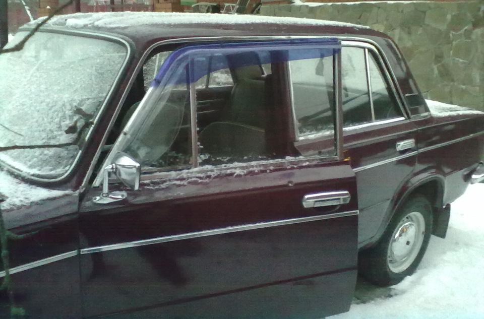 Ветровики — Lada 2103, 1,5 л, 1978 года | стайлинг | DRIVE2