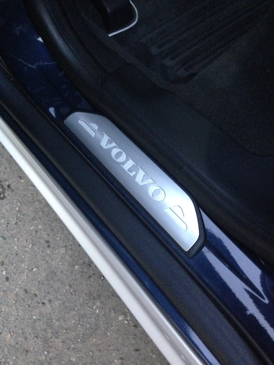 Накладки на пороги Volvo — Volvo XC60, 2.4 л., 2011 года на DRIVE2