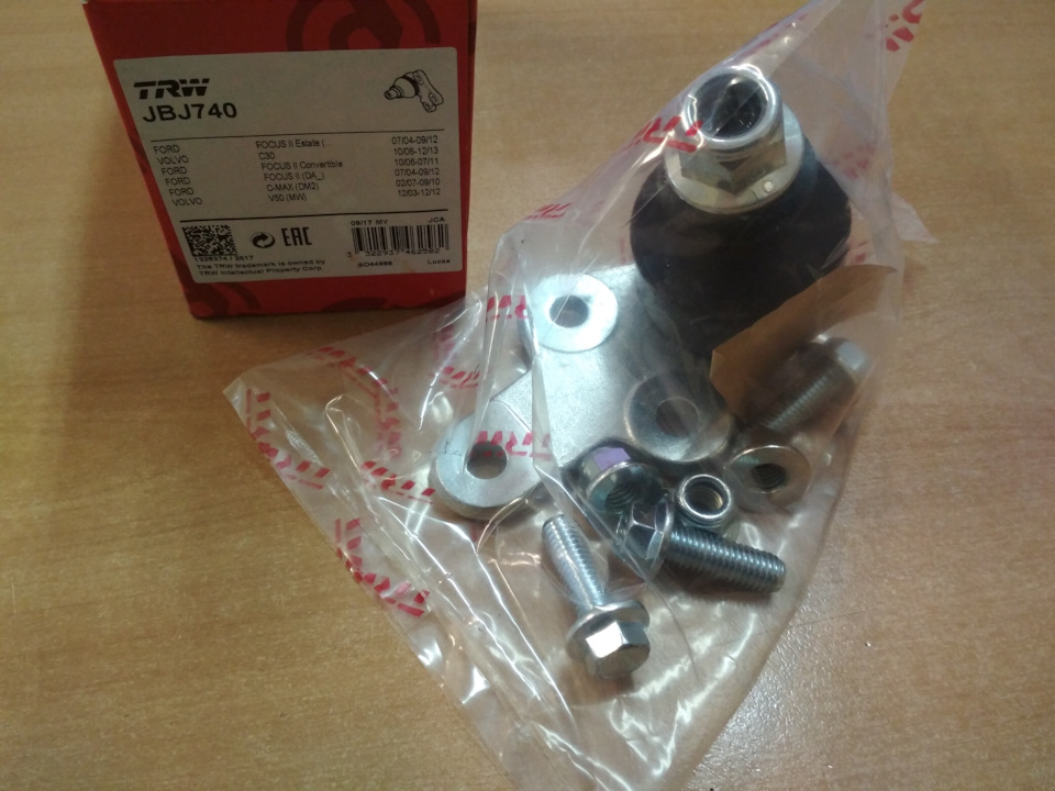 Замена шаровой, передних тормозных колодок. — Ford Focus ST II, 2,5 л ...