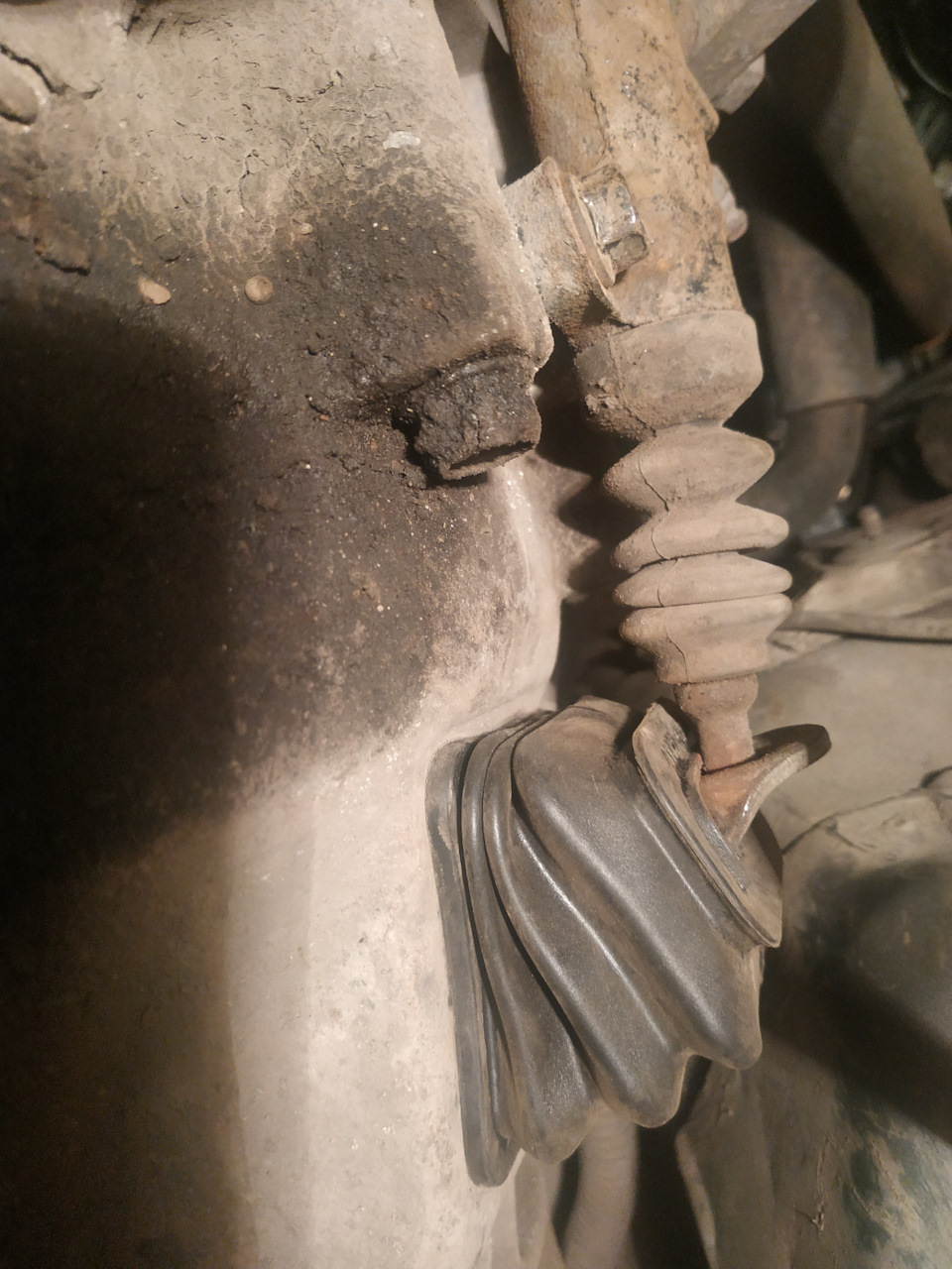 Замена пыльника вилки сцепления — KIA Sorento (1G), 2,5 л, 2009 года ...