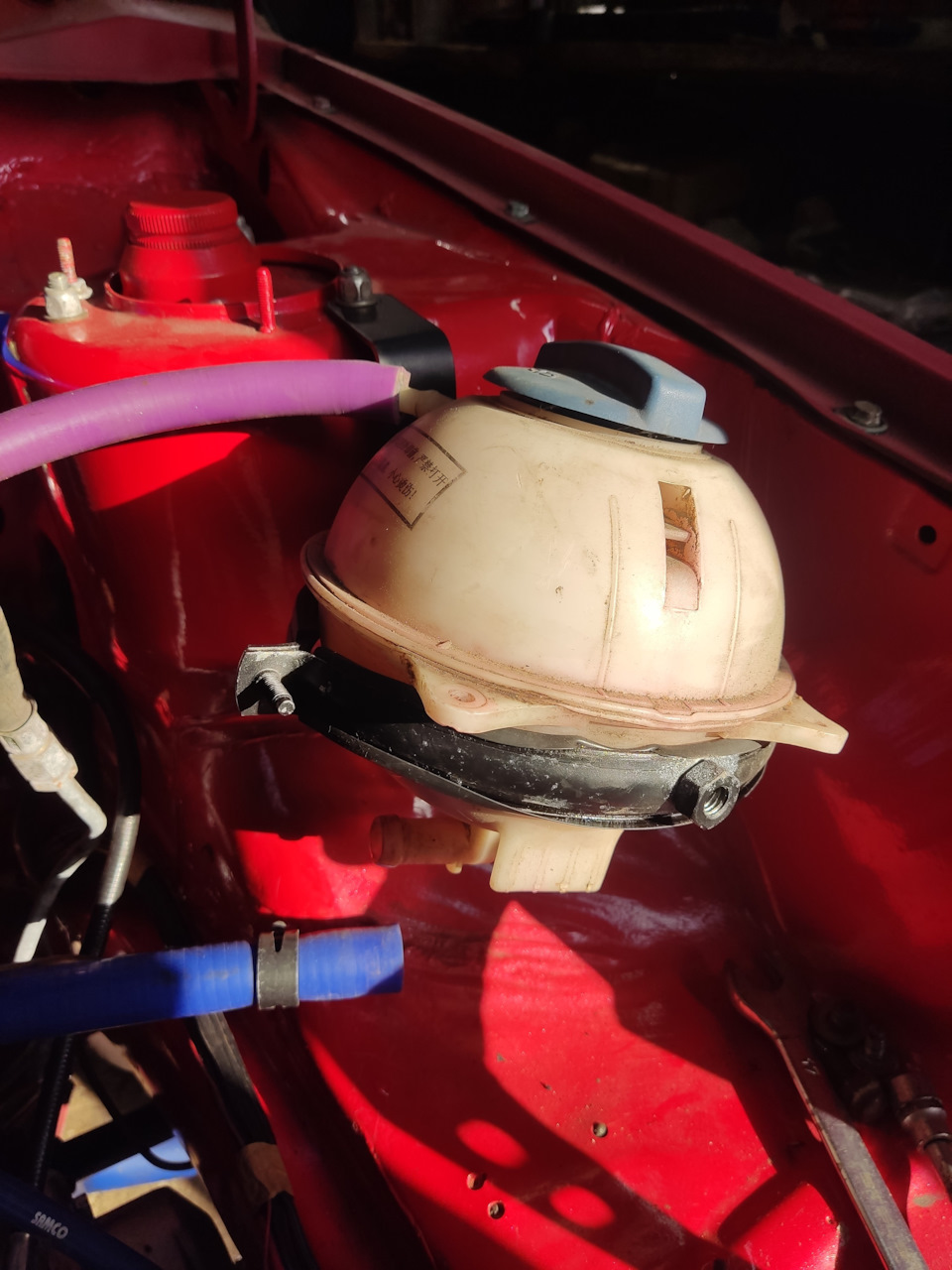 Поговорим о шлангах. Да, хороший день. Шланги CS20, знаете ли. — Lada 21093, 1,6 л, 2000 года ...