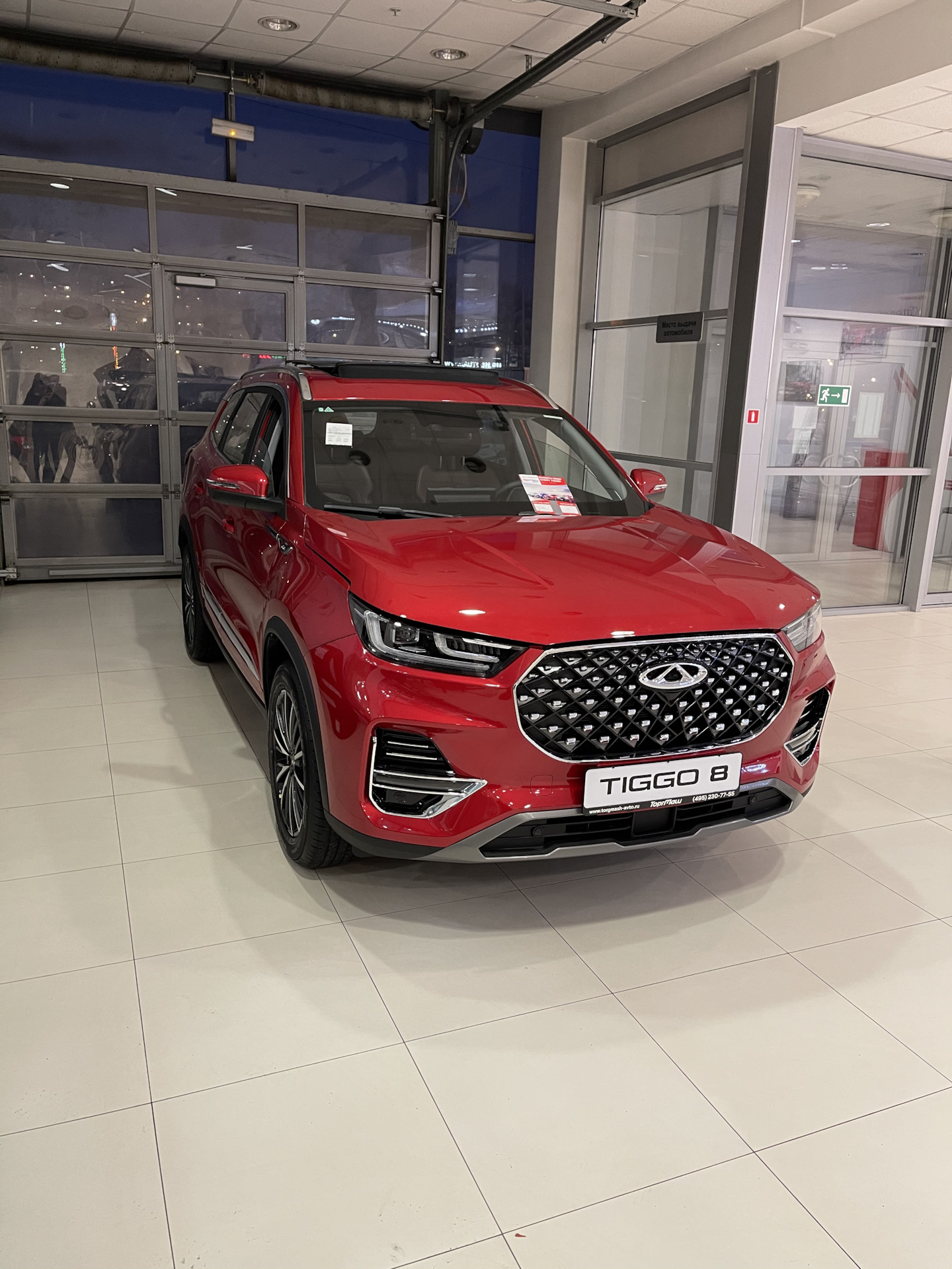 Зашел в салон Chery — Infiniti FX (2G), 3,7 л, 2012 года | фотография ...